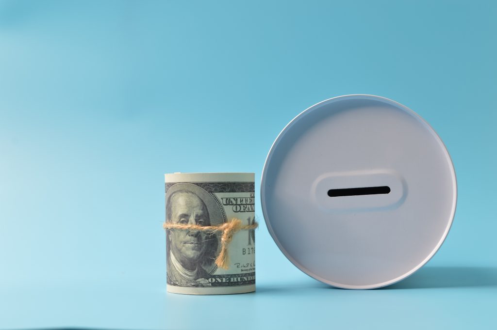 Beacon Transport 5 Ways Truck Drivers Save Money on the Road | Beacon ...